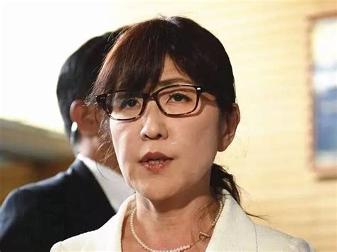 陷丑闻接受国会质询安倍被迫改口四面楚歌新闻中心中国网