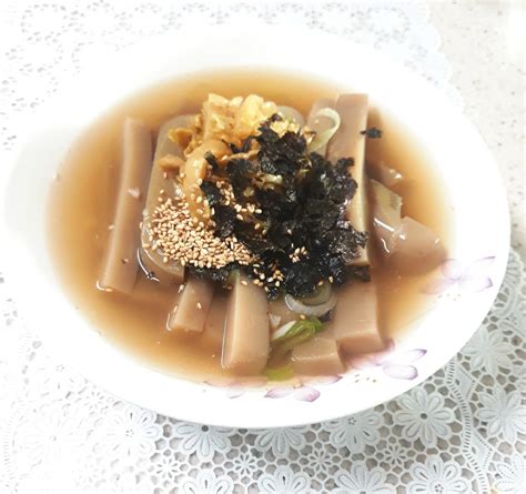 따뜻하게 먹은 도토리묵 국