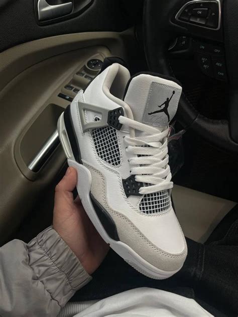 Кроссовки Nike Air Jordan 4 — ціна 2600 грн у каталозі Кросівки Купити жіночі речі за доступною