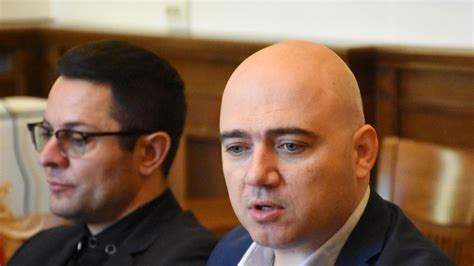 Министърът на туризма Очакваме рекордно добър зимен сезон Новини бг