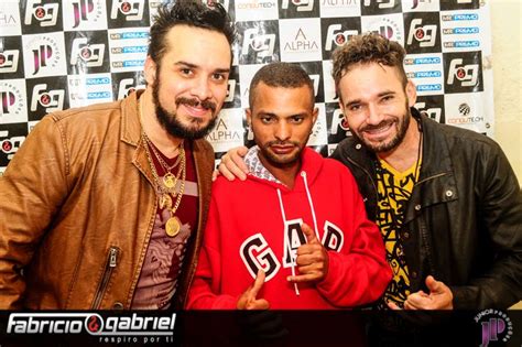 Fabricio E Gabriel M T Lu]j Kyg U5s F { L