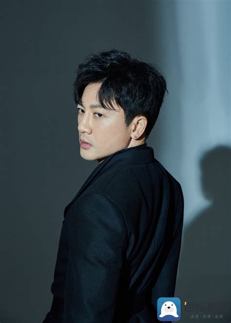 苏有朋《天赐的声音》化身都市吟唱者 演唱《都挺好》以实力打破质疑综艺资讯大众网