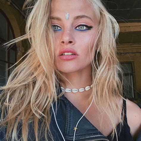 La Modelo Rusa Ksenia Puntus Lucha Por Su Vida Tras Caer Desnuda Desde