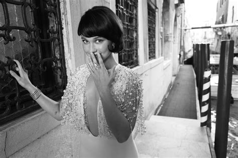 Priscilla Star Cailee Spaeny Listened To Elvis Growing Up And Can Now Do A Winged Eye In Her