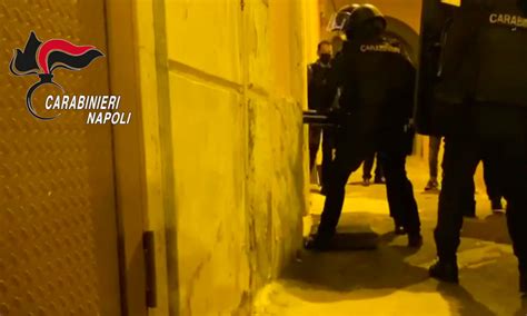 Blitz Al Rione Poverelli Di Torre Annunziata Minorenni Utilizzati Come