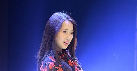 크리샤츄 머리부터 발끝까지 예쁨 [mbn포토]