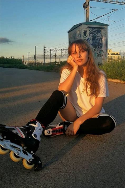Roller girl Красивая девушка на роликах | Фотосъемка, Фотосессия, Идеи ...