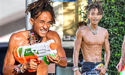 Jaden Smith Buikspieren Jaden Smith Shows Off His Abs Photos