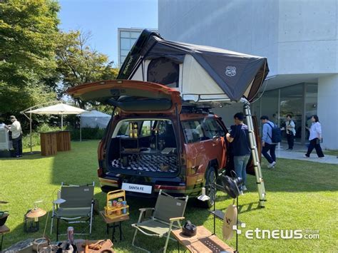 “헤리티지에 미래 입혔다”…현대차 5세대 싼타페 최초 공개 전자신문