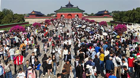 Приходите от вътрешен туризъм в Китай достигат 100 милиарда щатски долара по време на