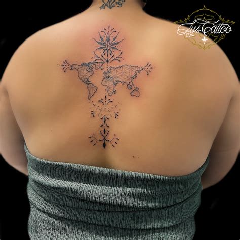Tatouage Dos Colonne Vertébrale Omoplate Lys Tattoo