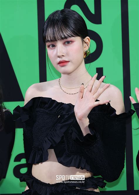 [포토s] 스테이씨 윤 매혹적이야