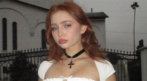 Renata Ri Age Height Net Worth Boyfriend Facts Wiki Bio