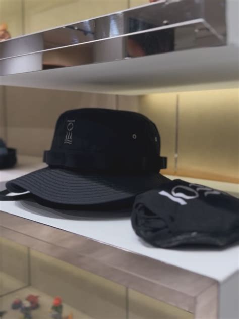 포스엘리먼트 하이앤드 다이빙 기어 한정판 익스패디션 더플백 그레이 드라이슈트까지 한가방에 스쿠버 장비 여행 짐