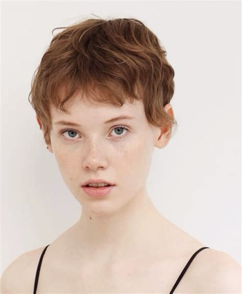 Short Redhead Pixie Cut Mom Hairstyles Pixie Cut Short Hair Haircuts