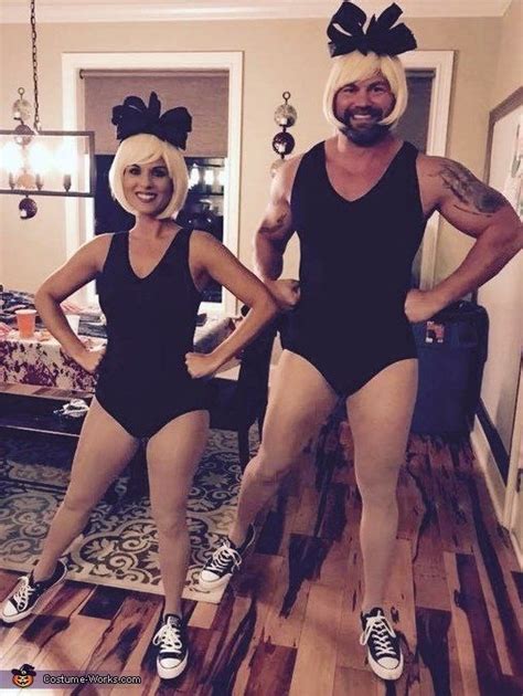 25 Funny Couple Costumes For Halloween That Are Pretty Spooktacular