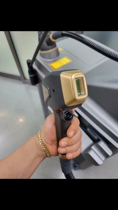 콰트로레이저 콰트로리프팅 티타늄플러스 포트라레이저 피부타이트닝 피부탄력개선 콜라겐레이지 얼굴축소레이저 즉각적인효과 얼굴브이라인 톤업레이지 피부화이트닝