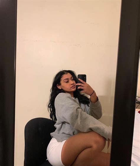 Pin By Makyla Arriel On Flics Cute Poses For Pictures Selfie Poses