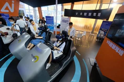 不必上路 VRAI让你在元宇宙里学车 智慧驾培亮相服贸会 乐惠车