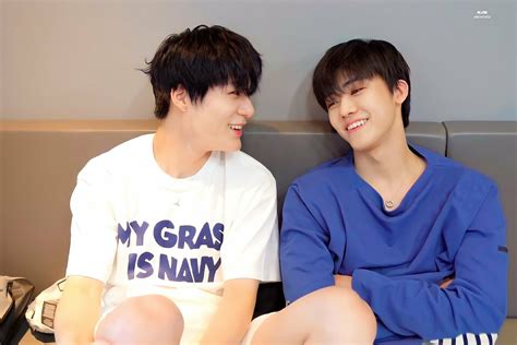 Jeno Nct Waiting Rooms Na Jaemin Nct Dream Behind The Scenes Idol Person Music Hot Sauce