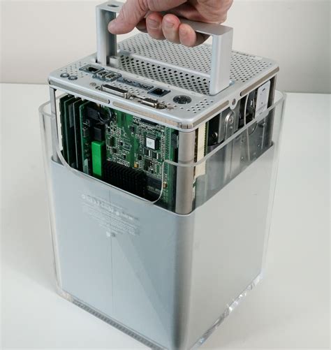 Ed Retro Tech Where New And Old Tech Coexist Power Mac G4 Cube