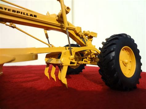 Classic Construction Models Cat No 12 Grader Photos