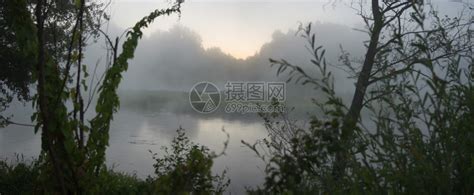 具有自然雾河自然系高清图片下载 正版图片504901254 摄图网