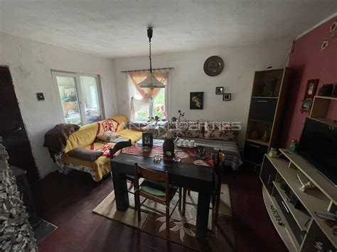 Къща за продажба в с Светлина Едноетажна къща 70 кв м РЗП 2000 кв м двор Къщи Вили С