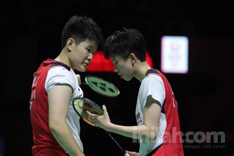 Foto Ganda Putri China Liu Sheng Shu Zhang Shu Xian Juara Indonesia