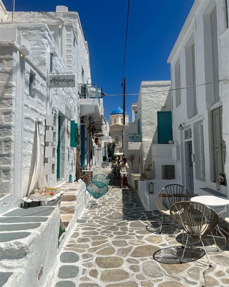 ΛΕΥΤΕΡΙΑ ΔΙΑΚΟΠΕΣ Η Ελληνίδα δημοσιογράφος «άγαλμα με τα πιο μακριά πόδια στην Ελλάδα