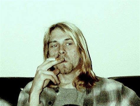 Pin By Lorraine On Kurt Cobain Mirror Selfie Historical Figures Selfie