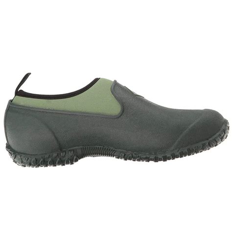 8 Best Gardening Shoes In 2023 According To Testing And Reviews