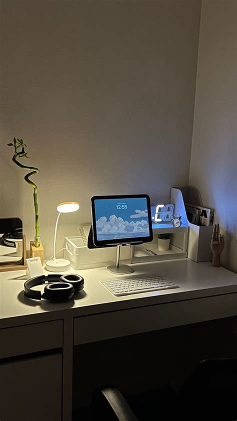 Minimalist Desk Setup For A Calm And Productive Workspace