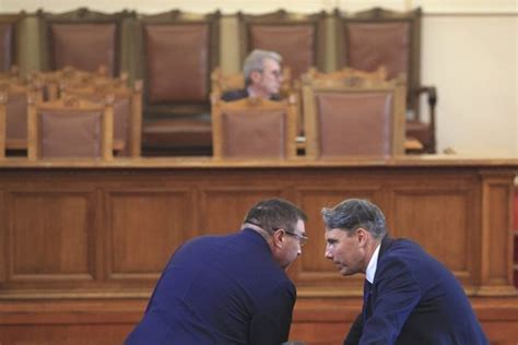 ПП ДБ Обсъждаме дали ще имаме кандидат за шеф на НЗОК