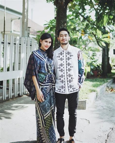 48 Terpopuler Gambar Baju Couple Lebaran 2021