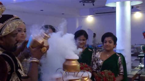 මංගල යුවලක් පොල්තෙල් පහන දැල්විම Youtube