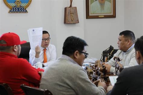 Б Бат Эрдэнэ Хуш модоо хамгаалах хүрээнд залуучуудтай хамтарч ажиллана