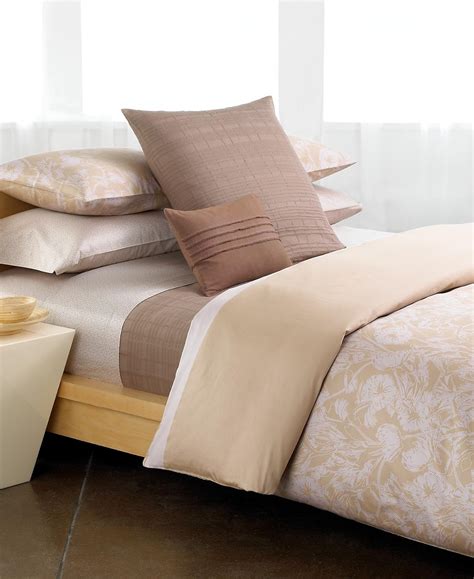 Amazon Com Calvin Klein Florina King Comforter Set Petal Home Kitchen