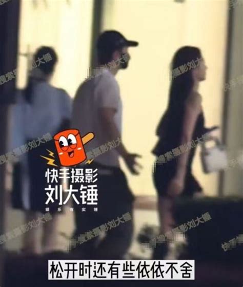 黄晓明新恋情曝光，与年轻女生逛商场被拍，当场摸对方屁股叶珂黄晓明女生新浪新闻