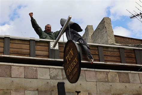 Tun Tavern Opens New Location In Philadelphia Unveils Sign
