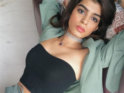 Model Bhavna Jain Hot Pics Gallery