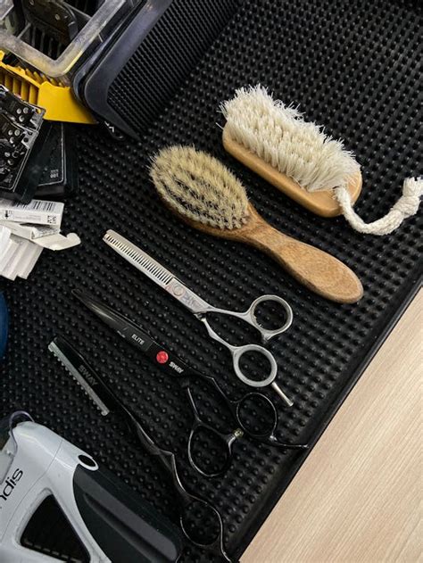 가위 검은 매트 그루밍 키트 나무 붓 남성 그루밍 도구 구성 도구 세트 머리 빗는 솔 멧돼지 털 브러시 미용 도구 미용사 미용실 미용용품 바버샵