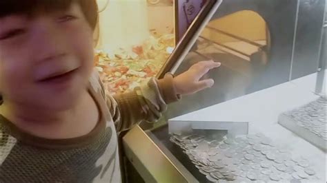 အမေနဲ့သား Game စက်မှာ အပေးအယူမျှသလား မ‌ပြောနဲ့ Youtube