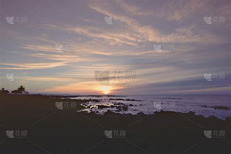 日落大海海岸天空黑暗的年份