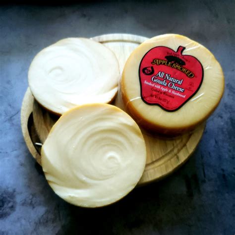 Red Apple Cheese All Natural Gouda Marcondas