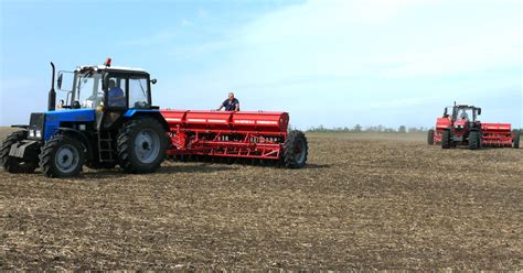 На Близнюківщині розпочали посів озимої пшениці під урожай 2023 року Нове життя