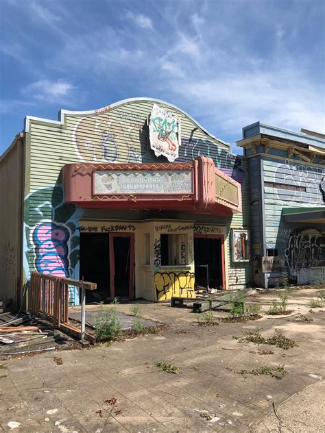 Abandoned Spongebob Ride At Six Flags Nola Scrolller