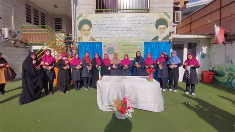 دبستان غیردولتی پیشگامان