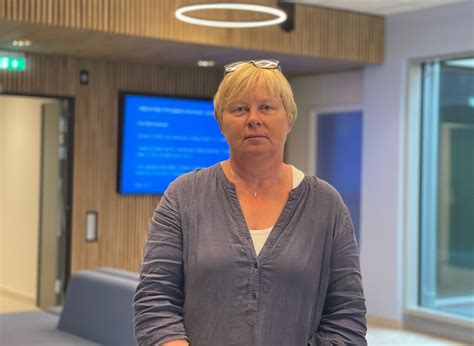 Kommune Kragerø Kommunalsjef Beathe With Trer Til Side Mens