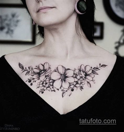 Тату над грудьми для дівчат 48 фото
